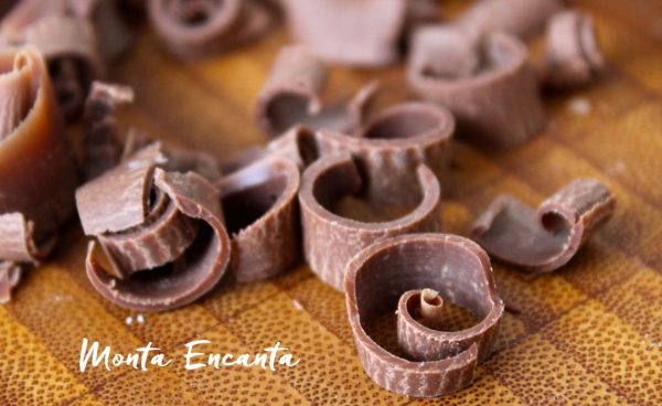 Como fazer Raspas de Chocolate fácil fácil! - Monta Encanta