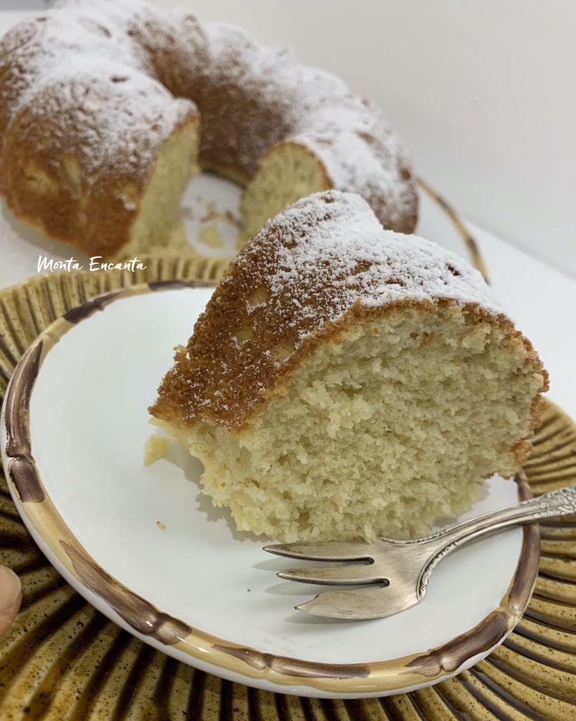 Bolo de queijo simples e bem fofinho é fácil de fazer! - Monta Encanta