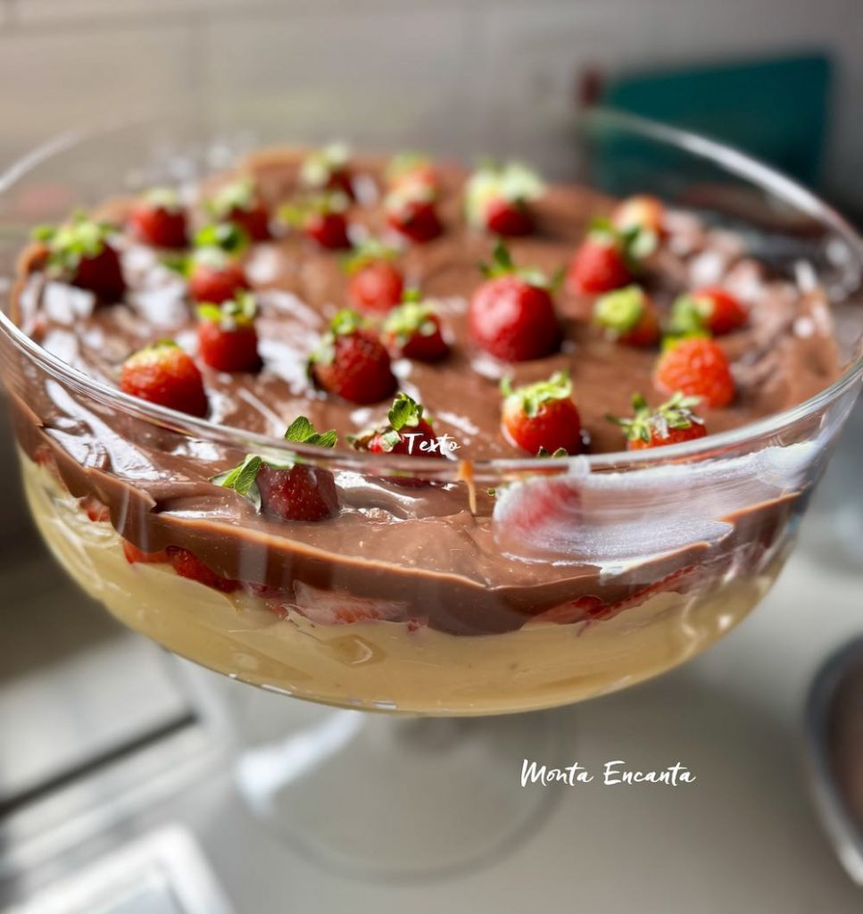 Bombom de morango na taça! - Monta Encanta